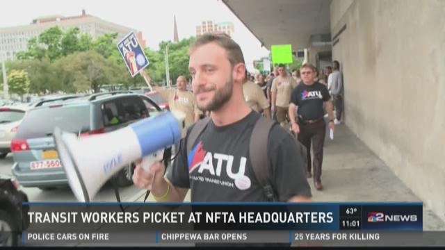 Transit workers picket at NFTA headquarters | wgrz.com